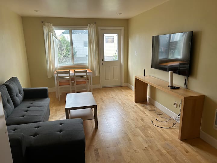 Deluxe One Bedroom One Bath - San Francisco, CA