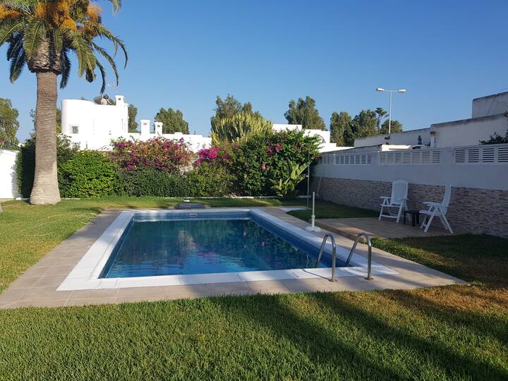 Tuguest Roquetas Chalet Piscina - Aguadulce