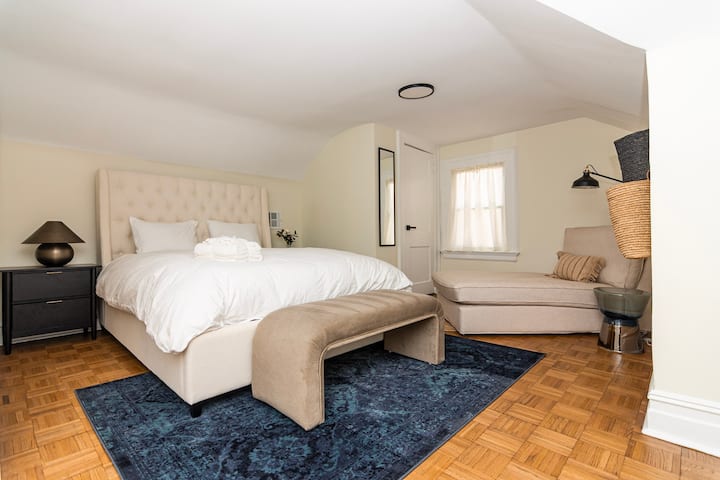 Master Bedroom In Spacious Home - Nueva York
