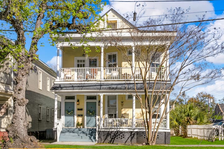 A Timeless Victorian Home With Period Charm! - Savannah
