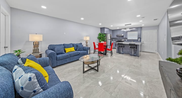 2b/1b Brand New Apt. Near Spi - 布朗斯維爾