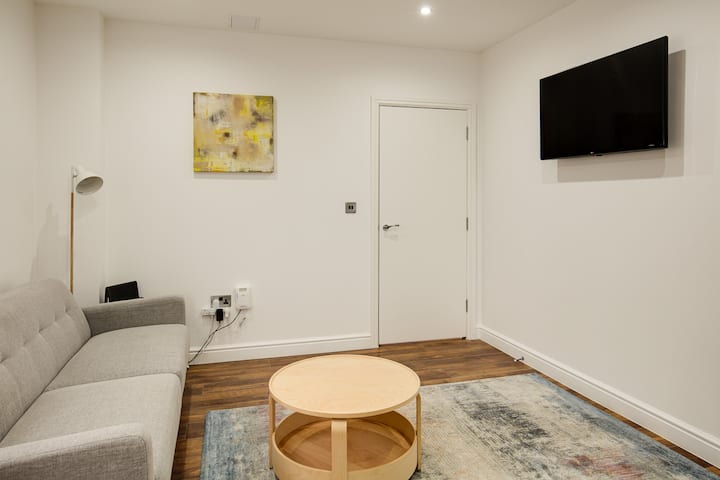 Executive City Centre Apartment - Swindon