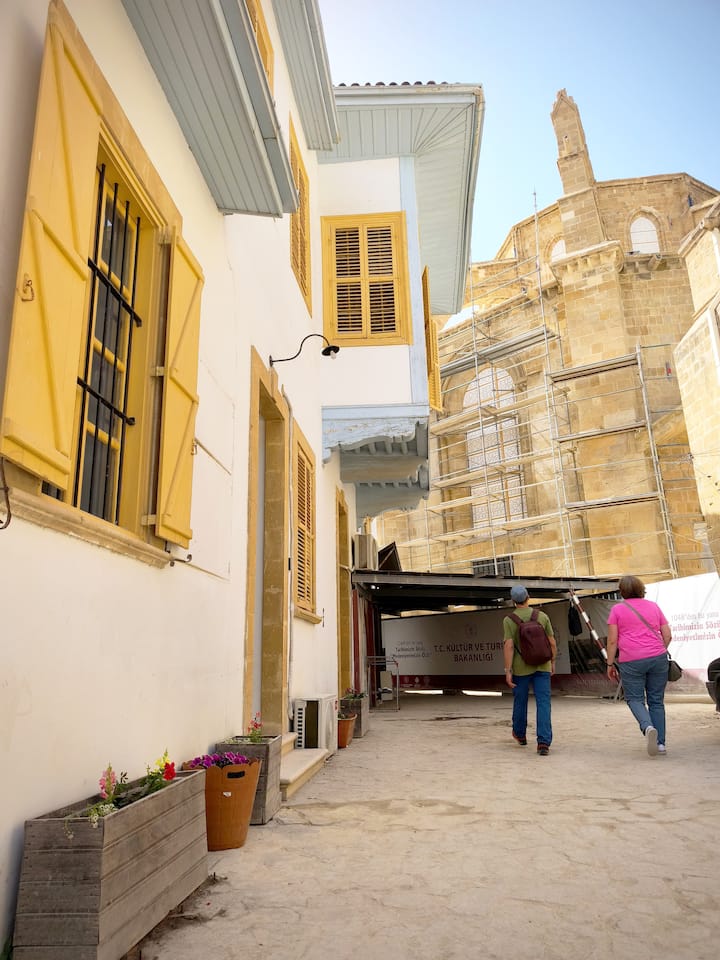 Yellow 2 - (1 Kişilik Ev - 2.5 Kişilik Yatak) - Nicosia
