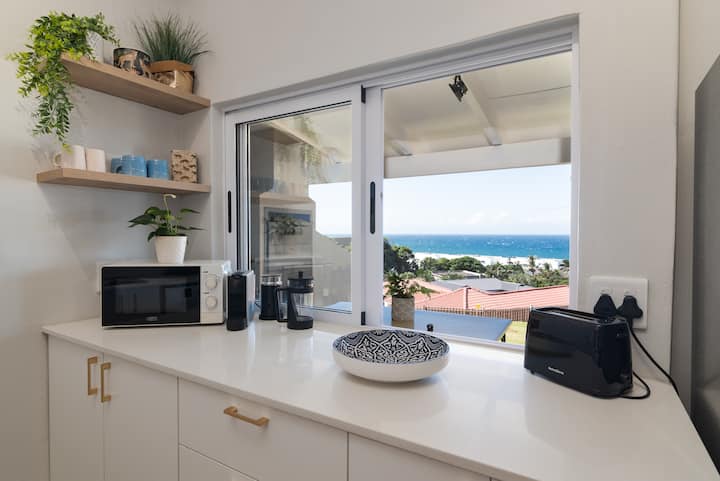 10 Chaka’s Rock- Sea View, Family Chalet, - Dolphin Coast