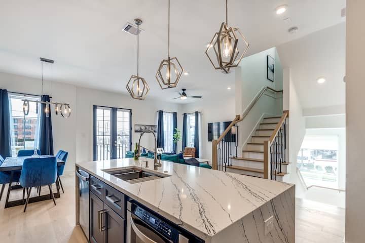 Modern 4bed|3.5 Ba | Views | 1 Min To Downtown - Houston, TX