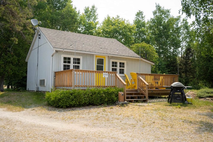 Waterfront Cameron Cabin - Tobermory