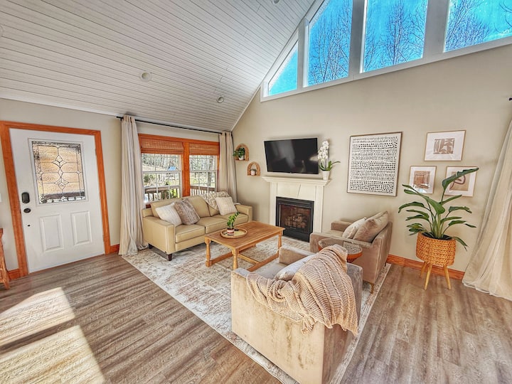 Heron's Loft - Above The Tuck! - Sylva, NC