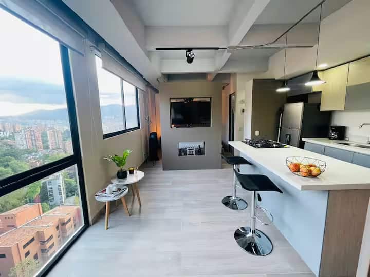 Nice Apto Poblado, Parking Piso 20, Free Parking - Medellín