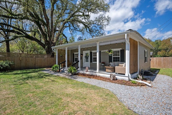 Midtown Mobile Cottage Sleeps 4/pet Friendly - Mobile, AL
