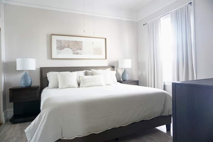 Broadmoor Luxe King Suite 440 - San Francisco, CA