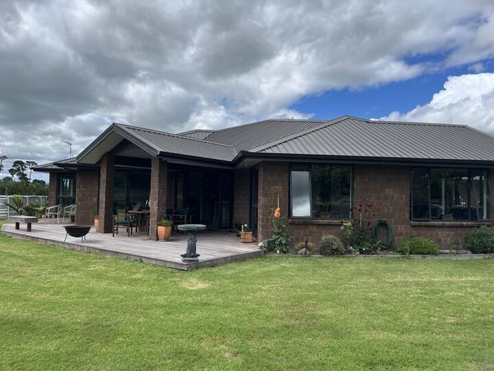 Heartland Home & Equestrian Stay (Racecourse 2min) - Te Aroha