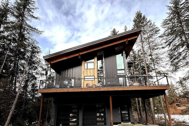 Luxe Girdwood Ski Chalet - Alyeska, AK