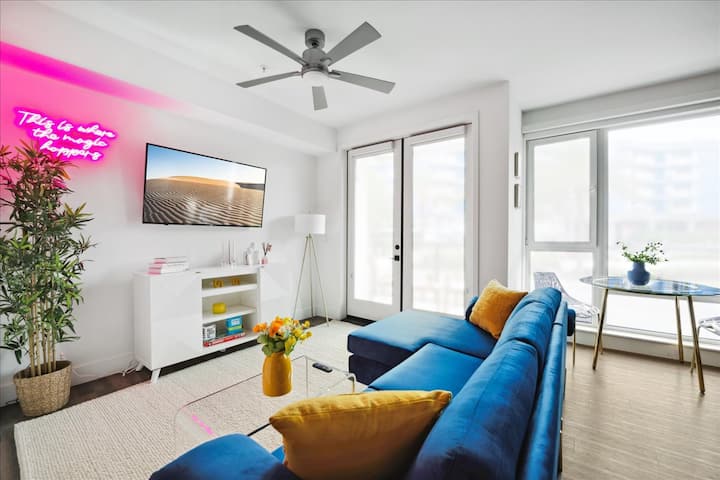 Great Apt In Mdr! Free Parking And Pool! - Marina del Rey, CA