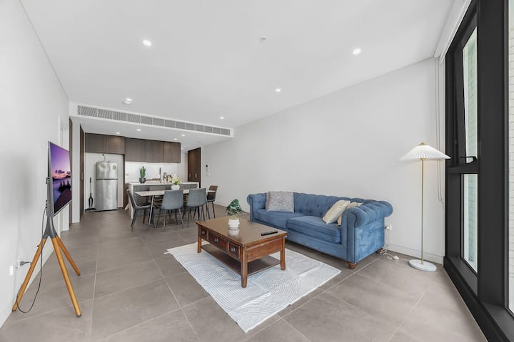 High-end 2 Bd Apt Pool Gym Parking Olympic Park - Strathfield
