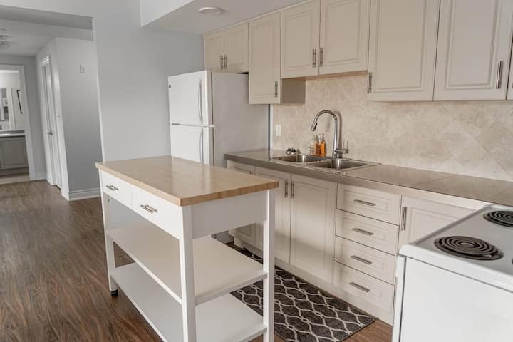 Private Bedroom & Bathroom - Oshawa