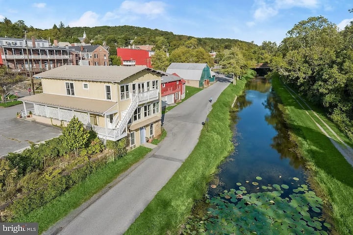 1878 Riverrun | Historic Canal-side Stay Suite 1 - Berkeley Springs, WV