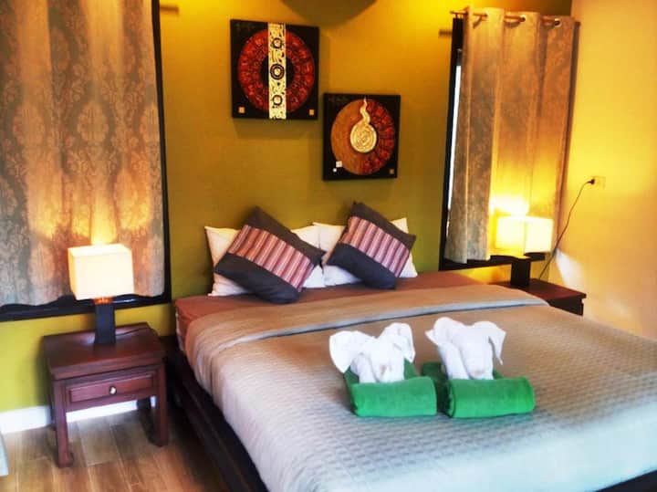 Deluxe Family Room W/ Garden View & Pool Side Rm#4 - Khao Lak