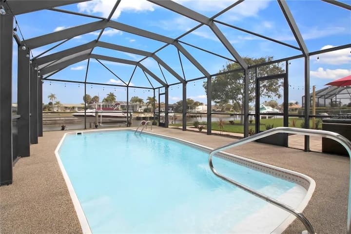 Private Pool, Dock And Gulf Access - Punta Gorda, FL