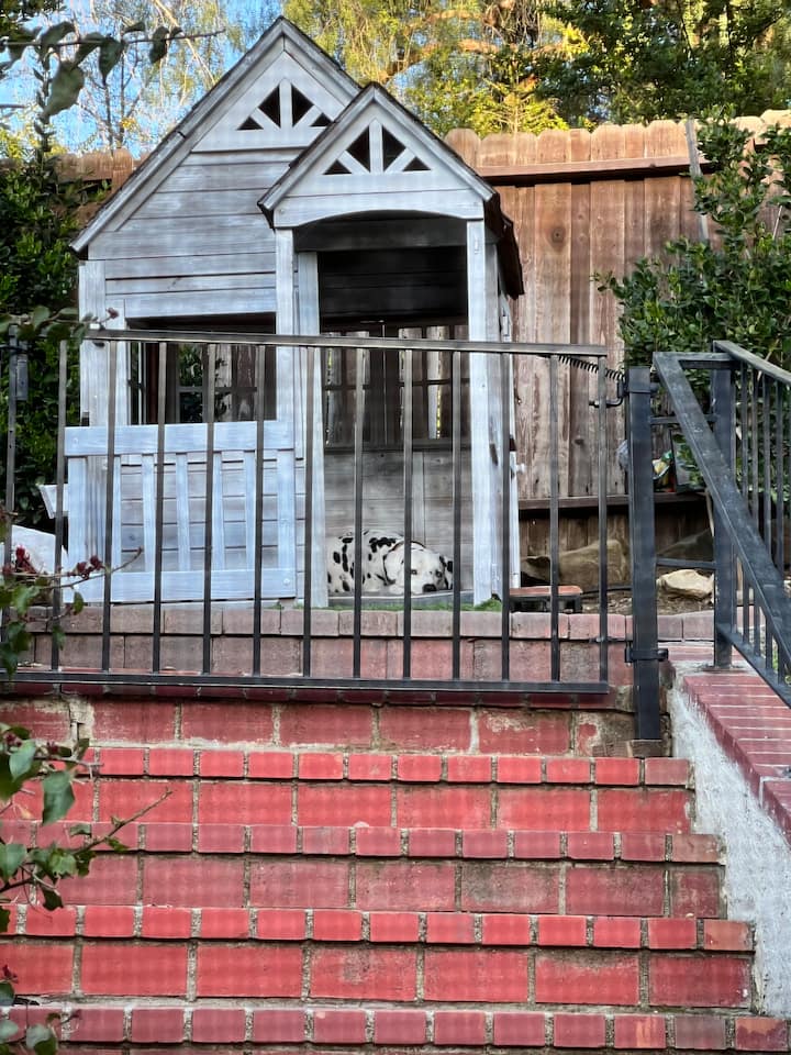 Bahar Inn - Calabasas, CA
