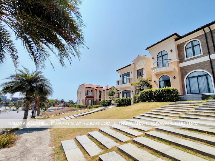 Happy Stay: 4br Villa | 5000m2 Saltwater Pool - Bình Châu