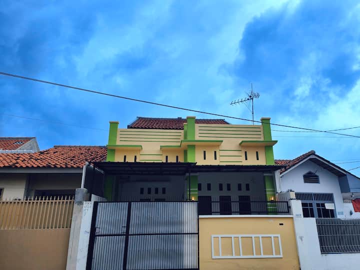 Pet Friendly - Kenvan Home - Cirebon