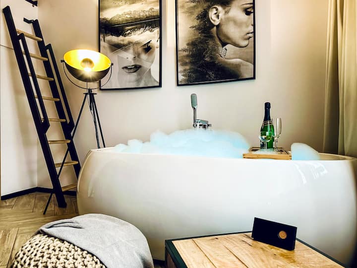 Jacuzzi Premium, Apartment In The Cracow's Heart - Krakow