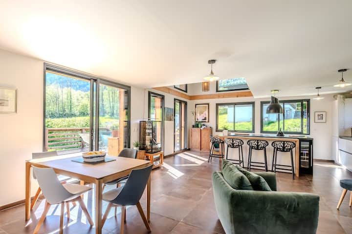 Stylish Chalet In Heart Of The Chamonix Valley - Les Houches