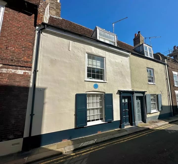 Maritime Cottage, Stunning Property In Deal - Deal