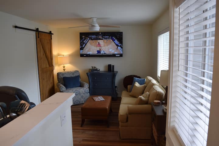 Leanne's Gameday Getaway - Auburn, AL