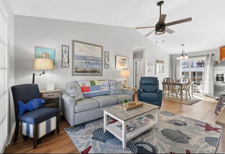 Ever After Escape | Lake View & Covered Patio - Surfside Beach, SC