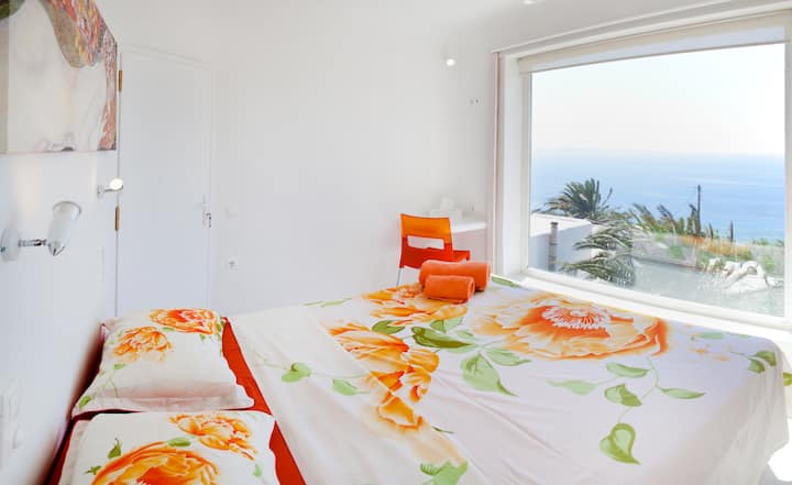 Eagles Nest Mykonos Deluxe Suites, 4 Guests - Миконос