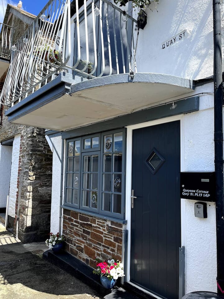 Beautiful Quayside Cottage Looe
2 Bedrooms 2 Baths - Looe