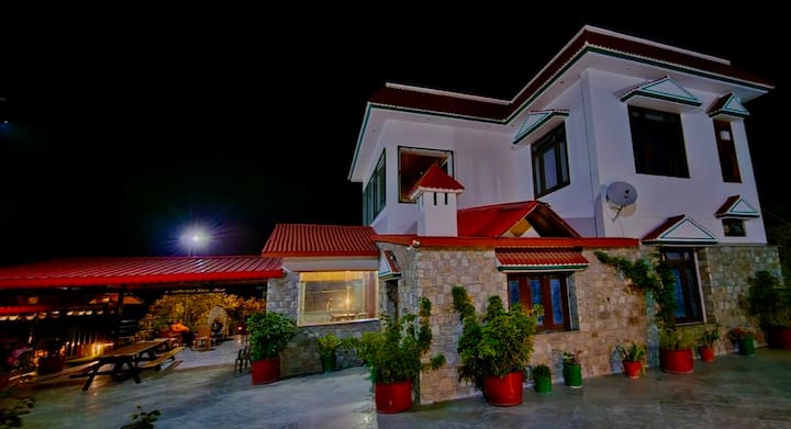 Cozy Stay, Great Food Warm Vibe - Jim Corbett National Park