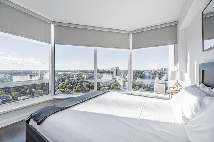 Superior 1 Bedroom Scenic Overlooking - Toronto