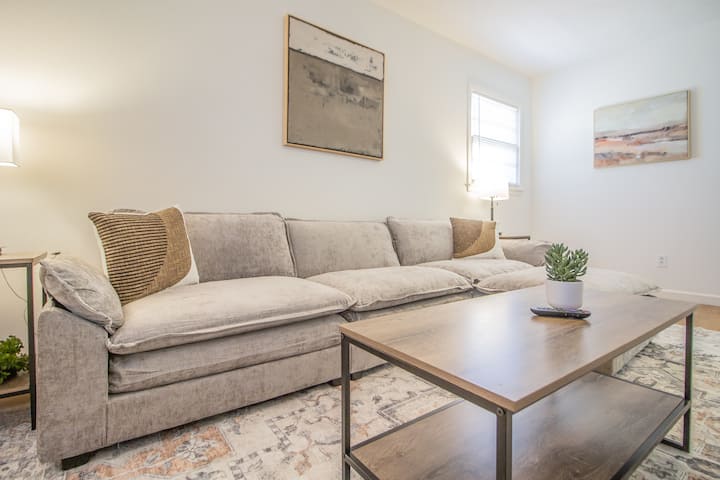 Cozy Cottage "A"/central Location/backyard - Lubbock, TX
