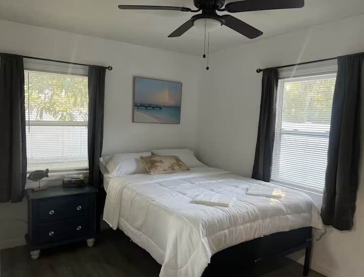 Cozy Modern Duplex Near Downtown - Winter Haven, FL