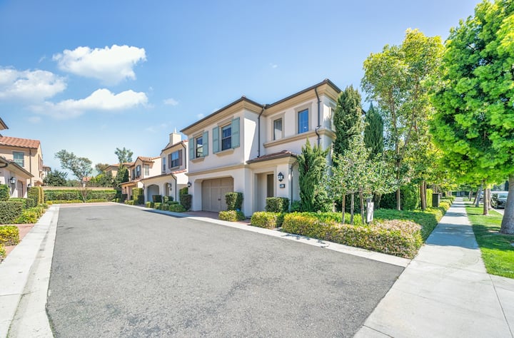 Home Like Central Located Modern Home In Irvine - Irvine, CA