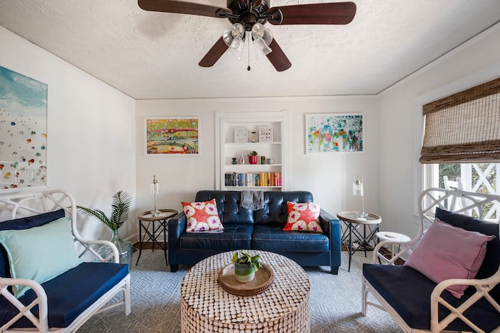 Pool + Hot Tub | Quaint Cottage In Heart Of Lyh - Lynchburg, VA