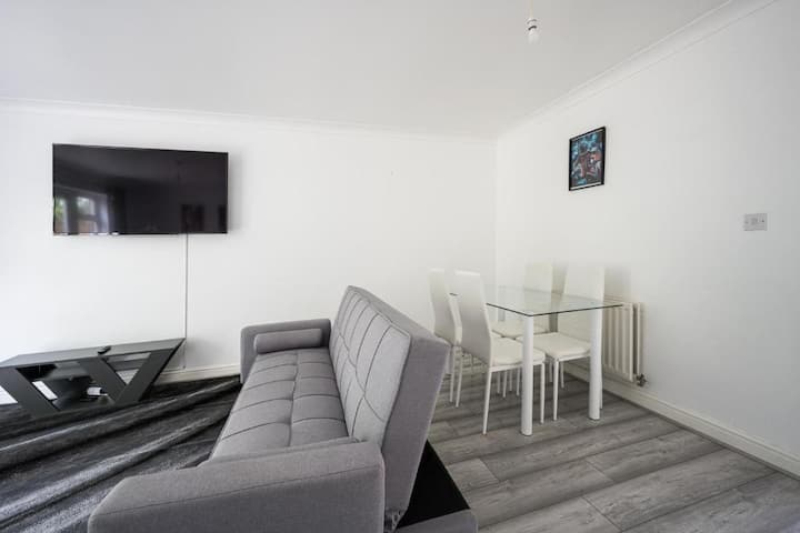 Exotic Maidstone Villa - Maidstone