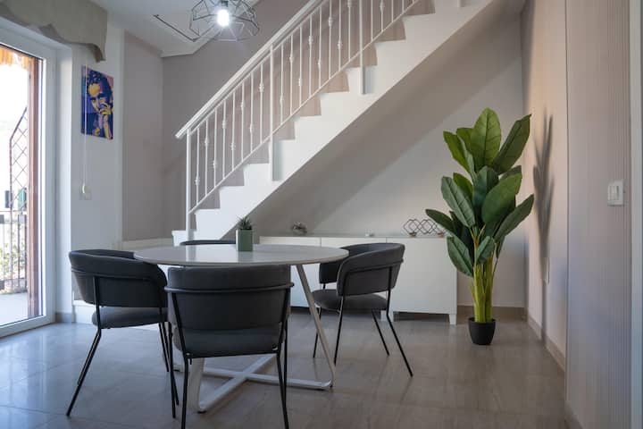 Suite In Centro Città Con Terrazza - Vico Equense