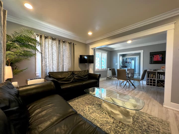 Savings On Entire Home In Oc, Ca - Santa Ana, CA