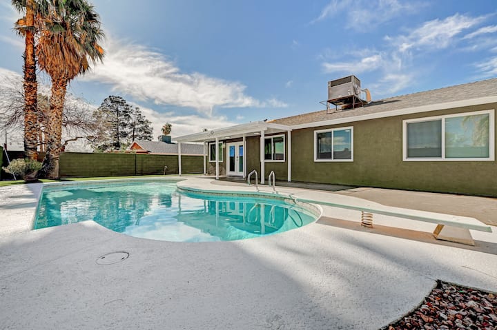 Home Away From Home W/ Pool: Mins To Strip Airport - Las Vegas
