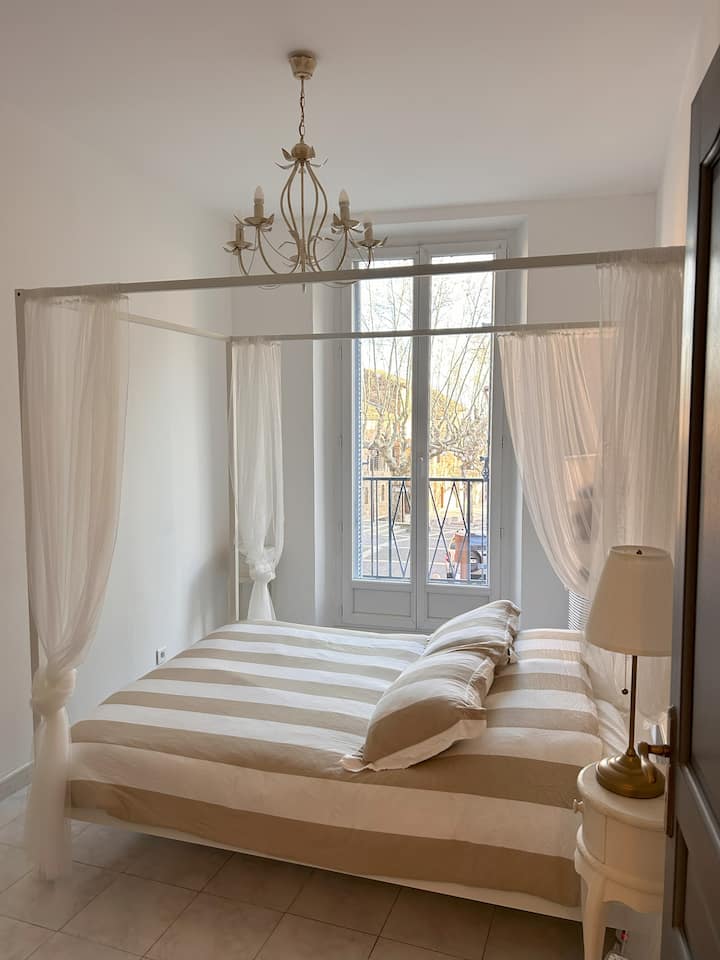 Omnia.
Charm In The Historic Centre Of Frejus - Fréjus