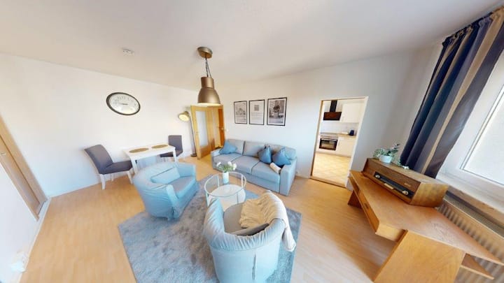 Urban Gelegenes Apartment, Wlan - Hohenstein-Ernstthal