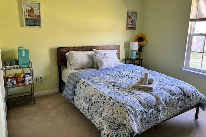 Central Cozy Clover Retreat - Huntsville, AL