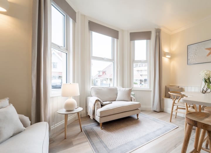 Ground Floor Apartment, Parking, 2 Mins To Beach - Swanage