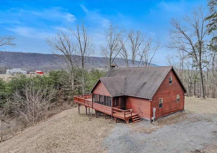 New! Mtn Vistas • Sauna • Hot Tub •2 King Suites - Berkeley Springs, WV