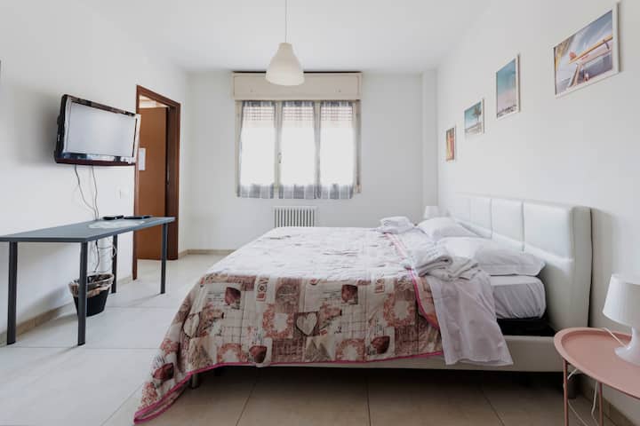 Fare Bnb Room Pappagnocca M - Reggio Emilia, Italia