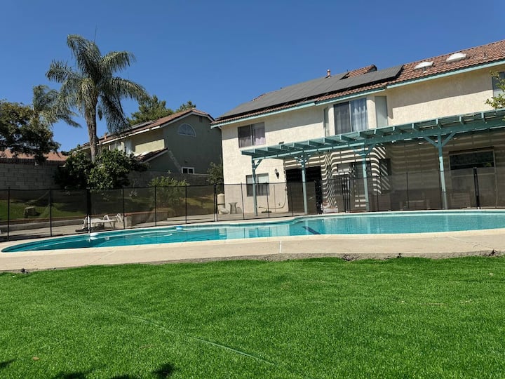 Cozy Home In  Heart Of  City - Moreno Valley, CA