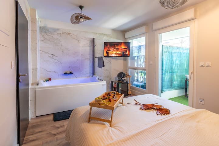 Room 007 : Balnéo & Miroirs Aux Beaux-arts - Montpellier